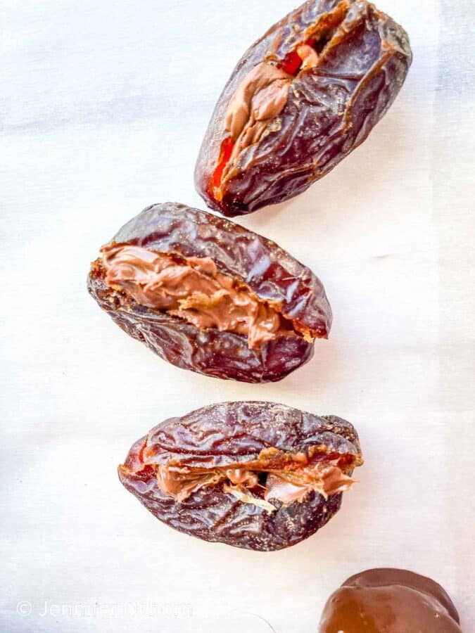 Easy Chocolate-Dipped Dates (5 Minutes)