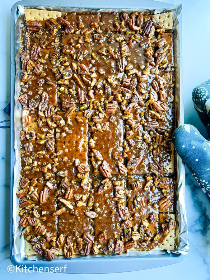 Pecan Pie Bark – Easy Graham Cracker Toffee Recipe