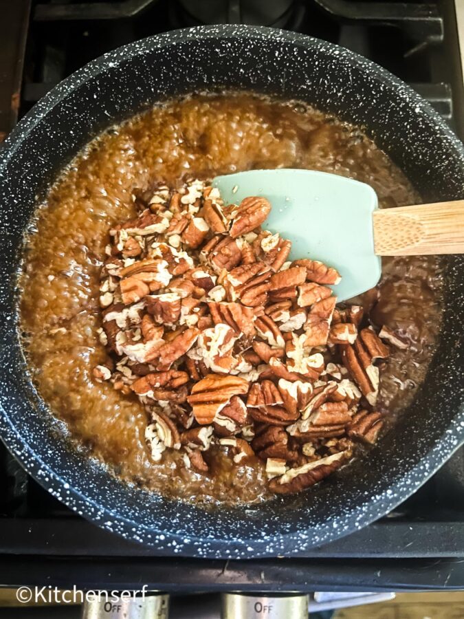 Pecan Pie Bark – Easy Graham Cracker Toffee Recipe